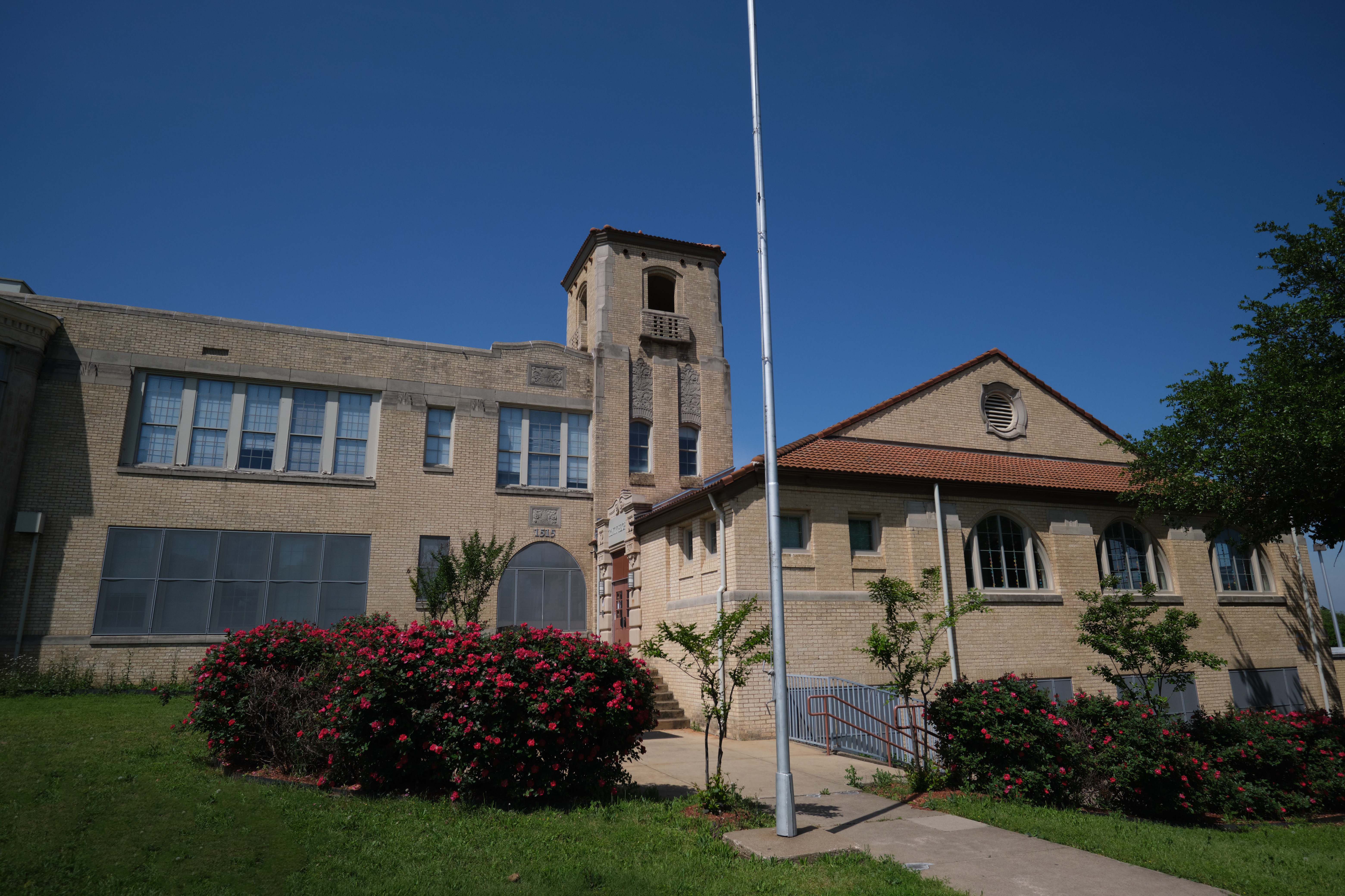Dallas Independent School District - School Finder