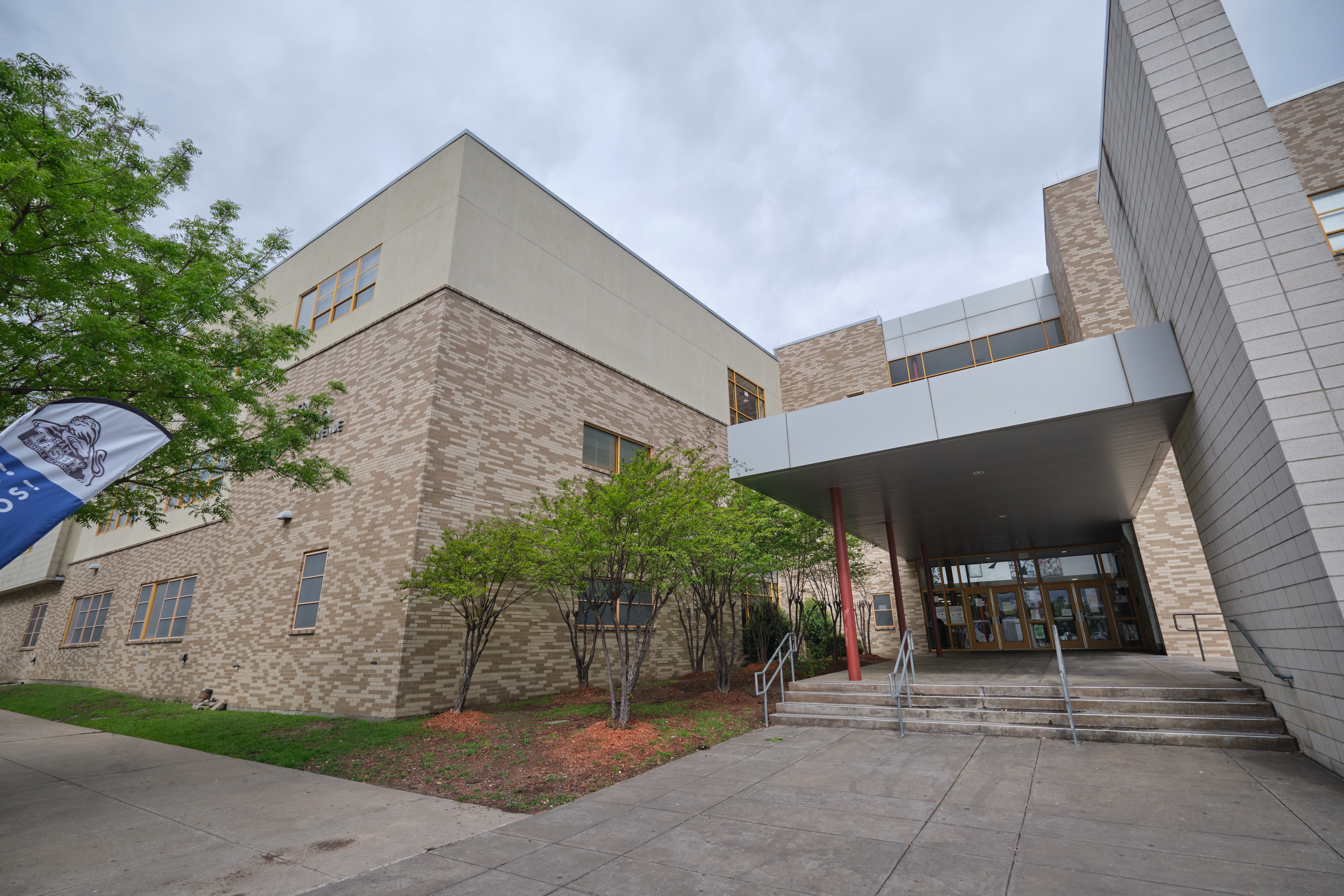 Dallas Independent School District - School Finder