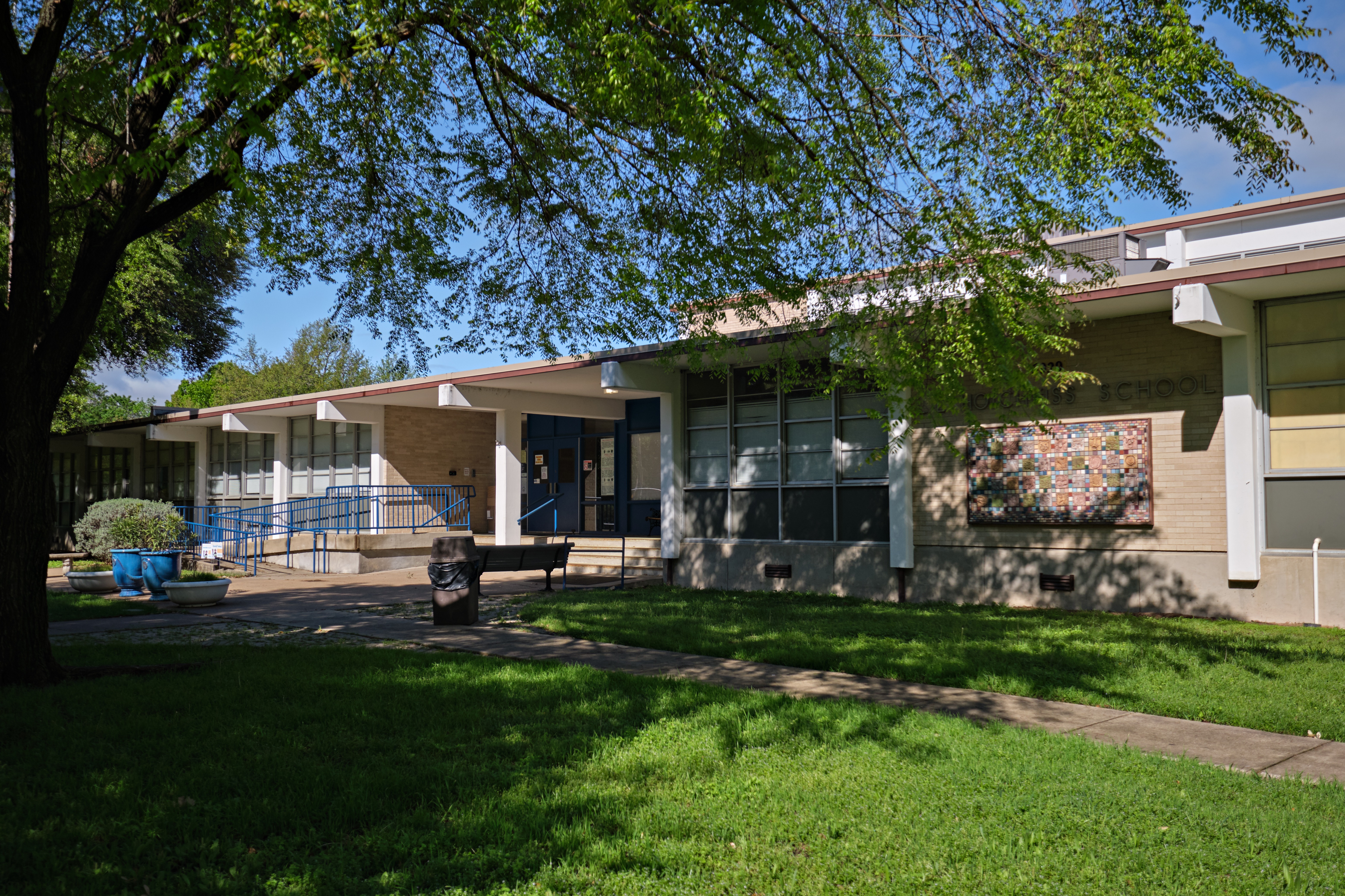 Dallas Independent School District - School Finder